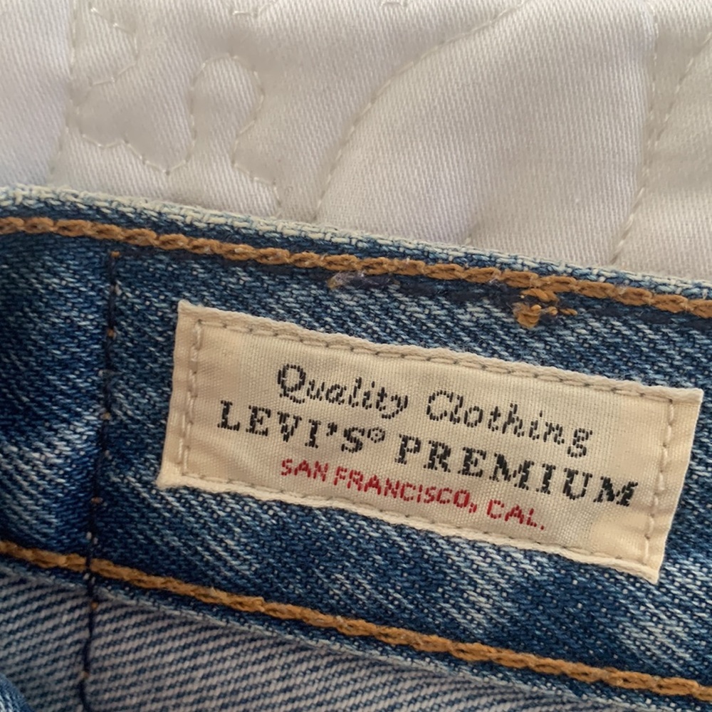 Gorgeous Levi’s Limited Edition Jeans. - Gem